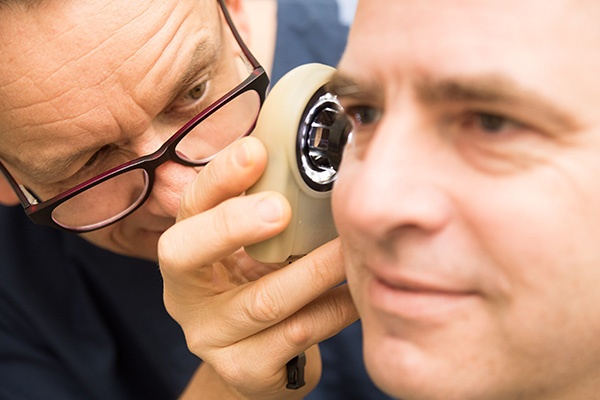 What is dermoscopy? Key facts about professional skin checks.